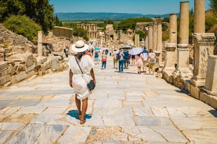 Efes Antik Kenti Hakkında Bilgi: Nerede, Nasıl Gidilir? | Biletbayi Blog